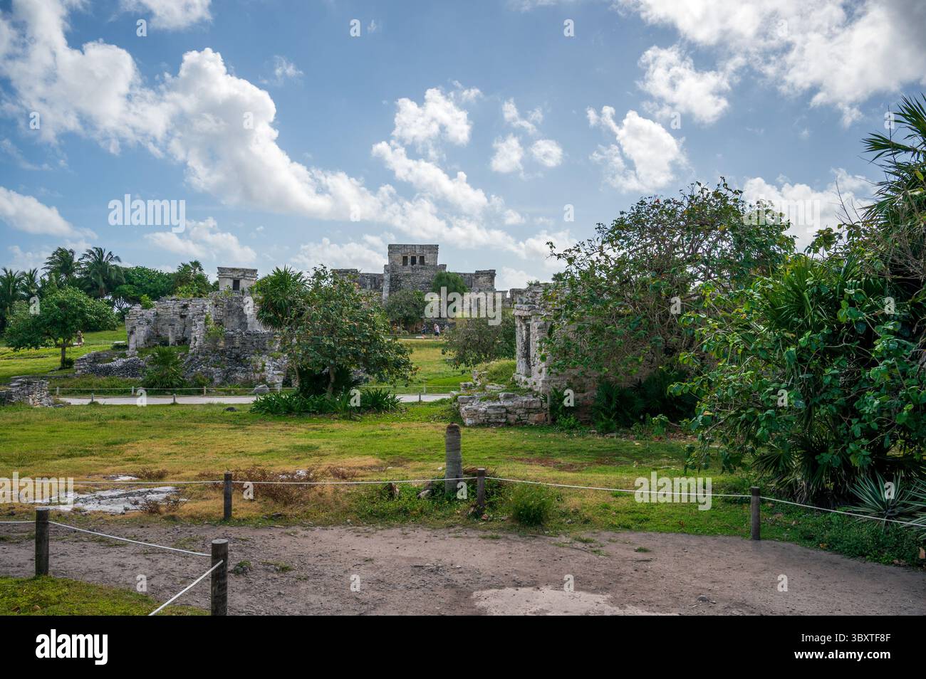 Tulum stone structures hi-res stock photography and images - Alamy