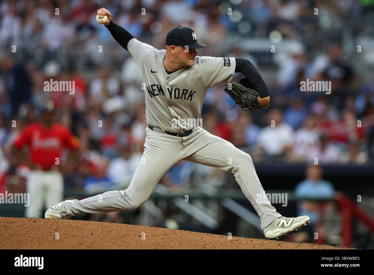 New York Yankees pitcher Scott Effross delivers in the fourth inning of ...