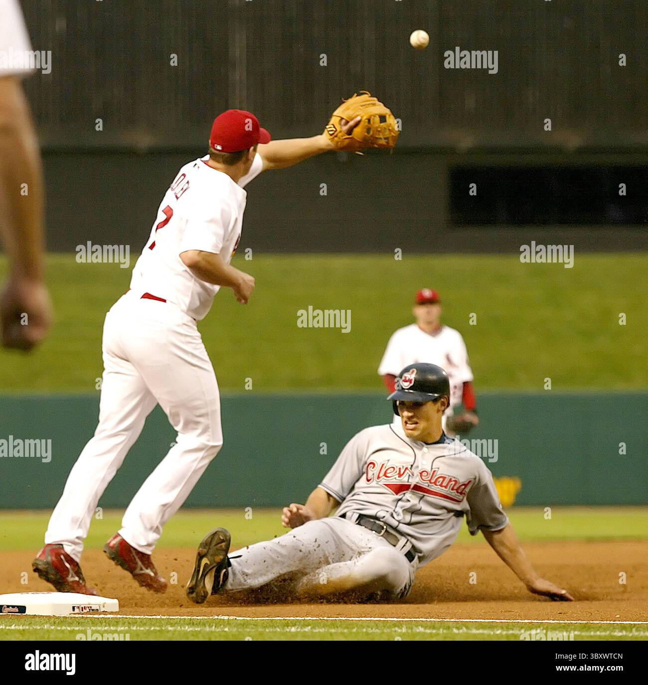 June 27, 2006 - U.S. - Cleveland Indians' Grady Sizemore advances to ...