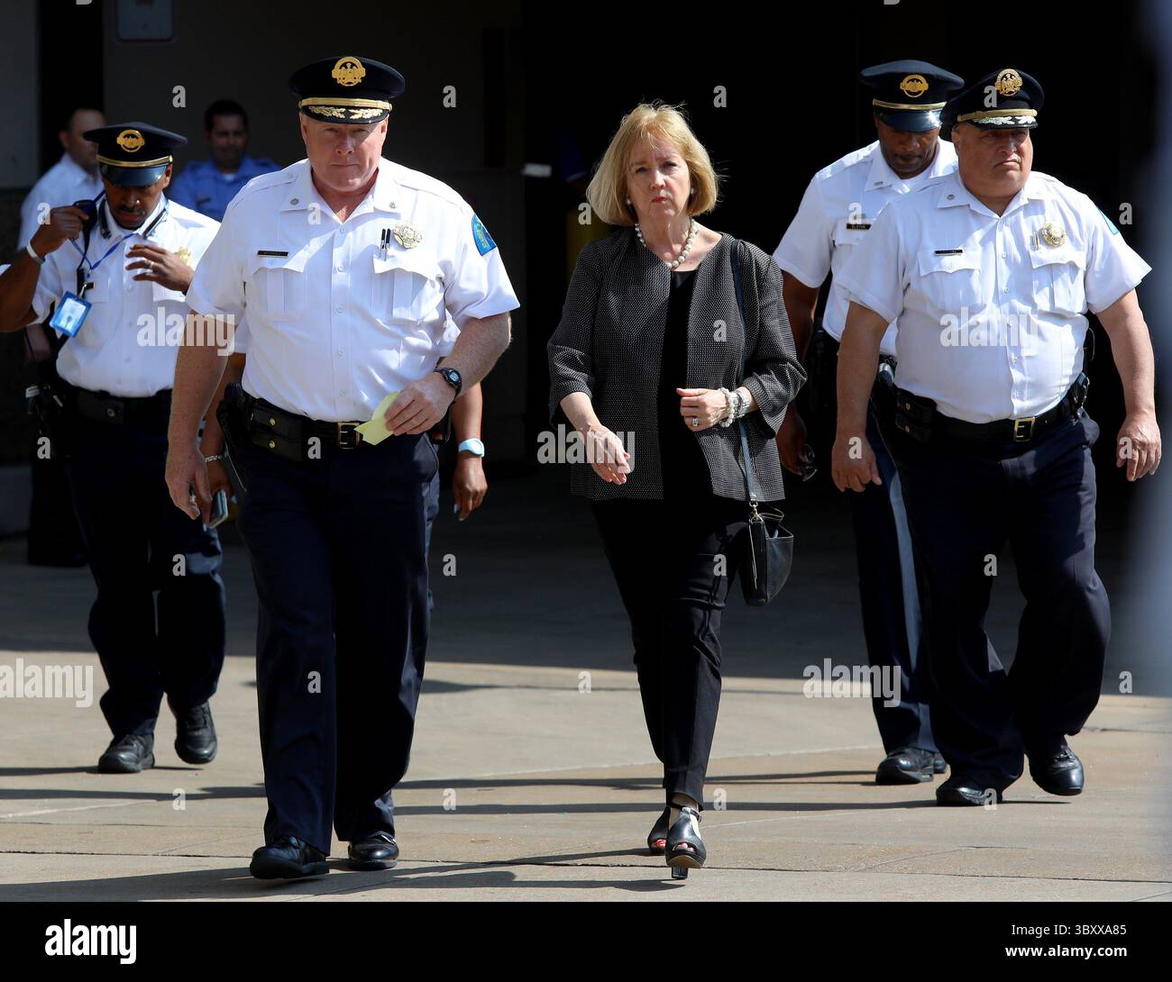 Mayor lyda krewson hi-res stock photography and images - Alamy