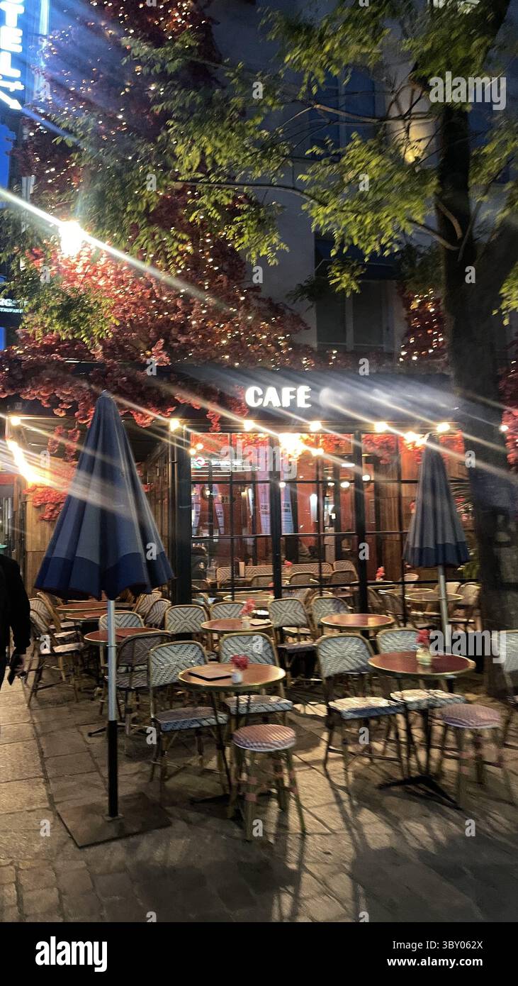 Inviting cafe setting featuring hi-res stock photography and images - Alamy