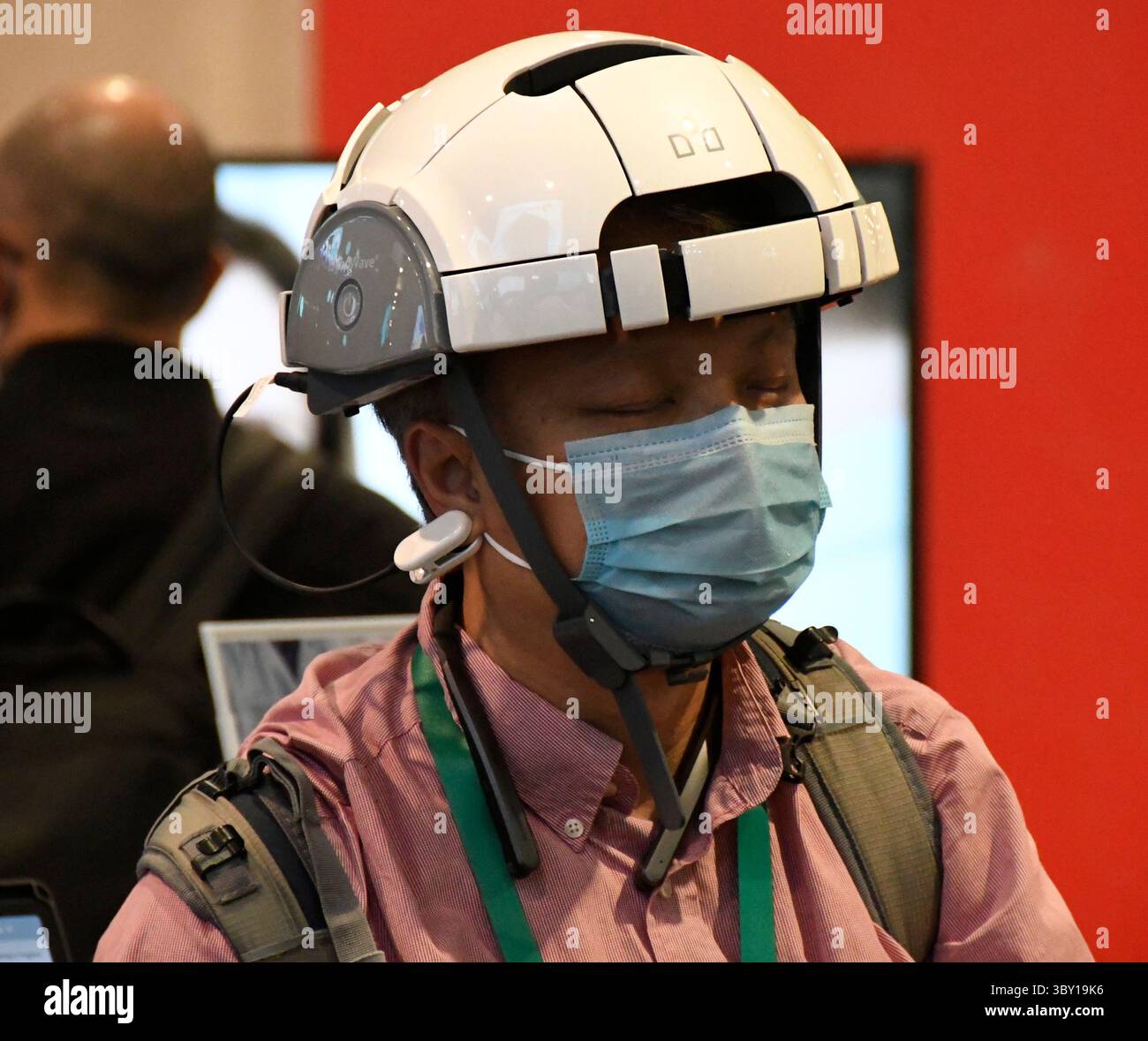 Mind reading helmet hi-res stock photography and images - Alamy