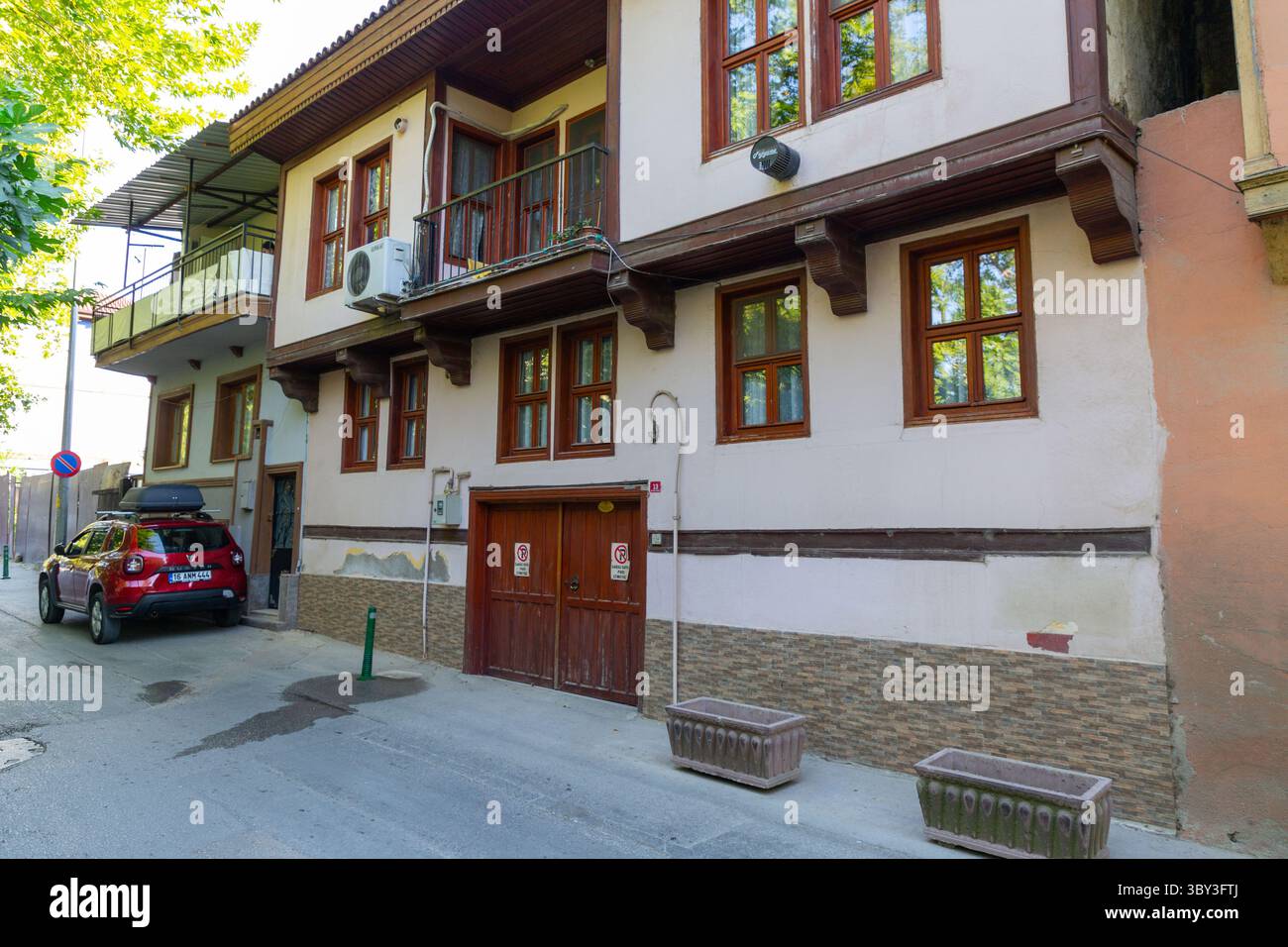 Bursa, Turkiye - 6 July 2025: Traditional Turkish homes in Gumustepe ...