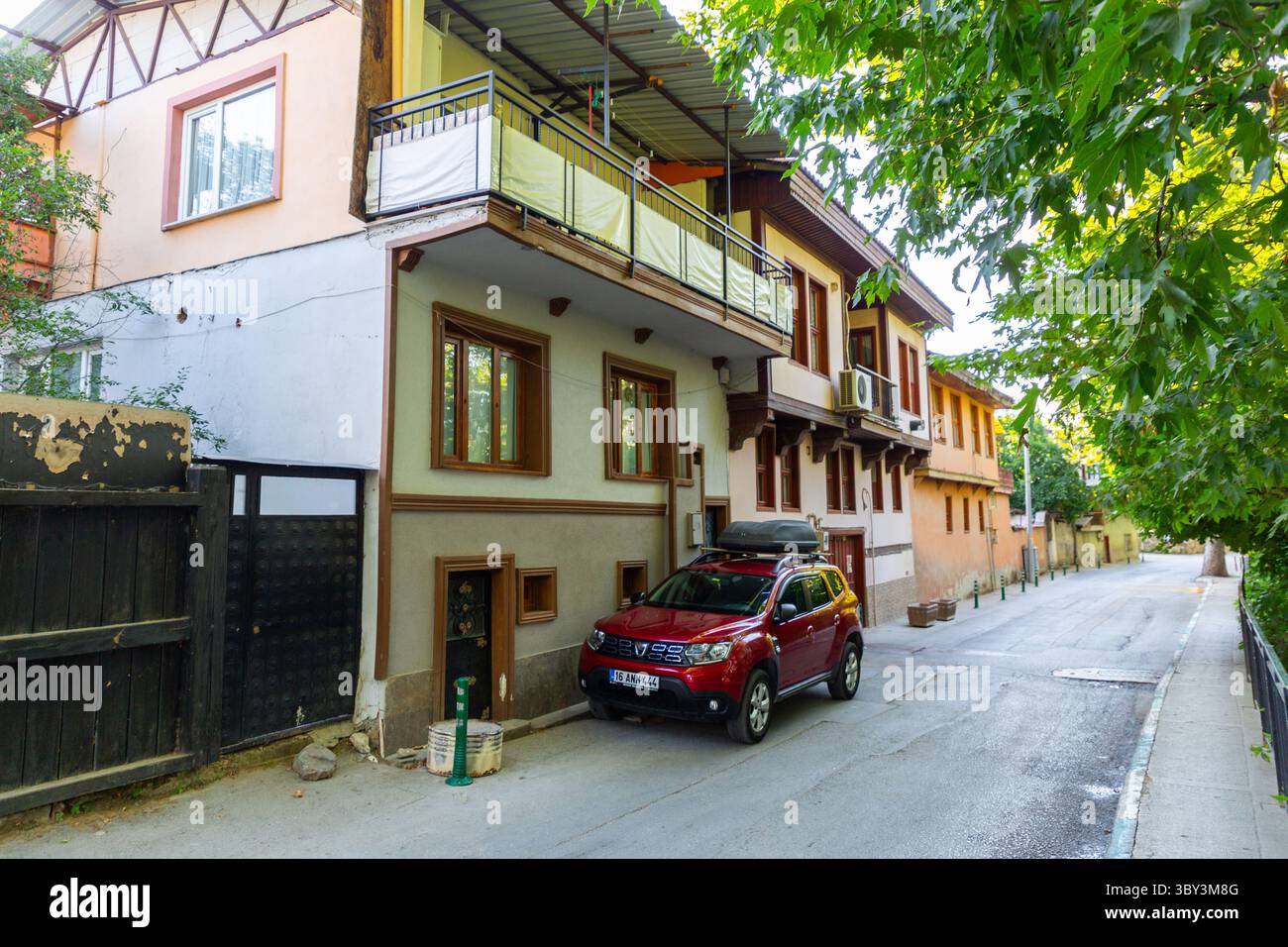 Bursa, Turkiye - 6 July 2025: Traditional Turkish homes in Gumustepe ...