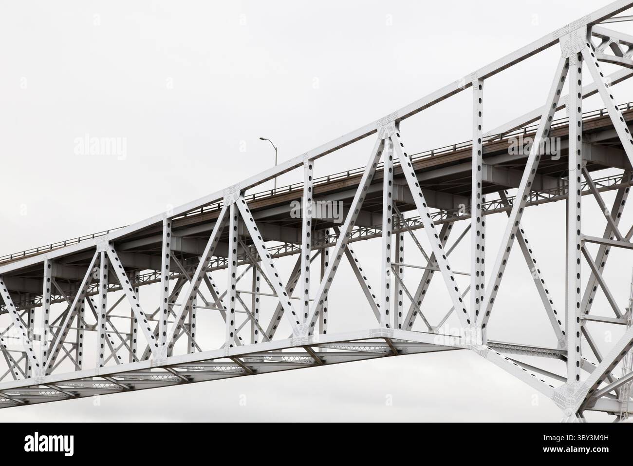 Steel frame beams hi-res stock photography and images - Alamy