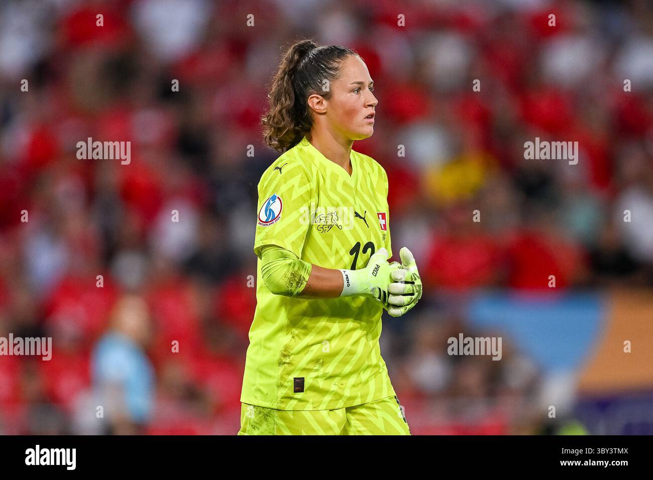 Livia Peng (Schweiz, #12) SUI, Spanien - Schweiz, Frauen-Fussball, Uefa ...