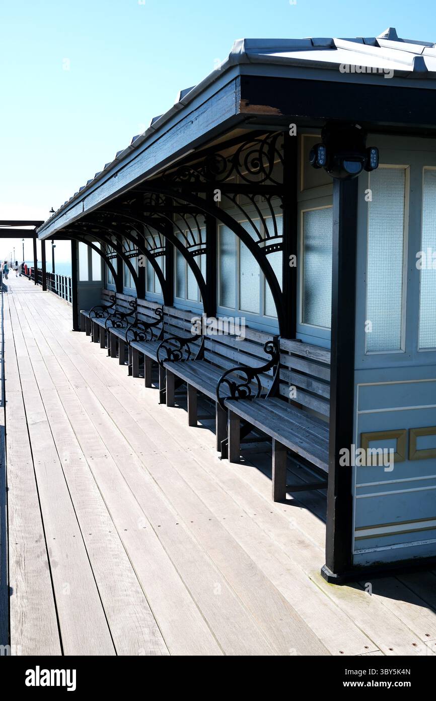 Southend Pier, the world's longest pleasure pier Stock Photo - Alamy