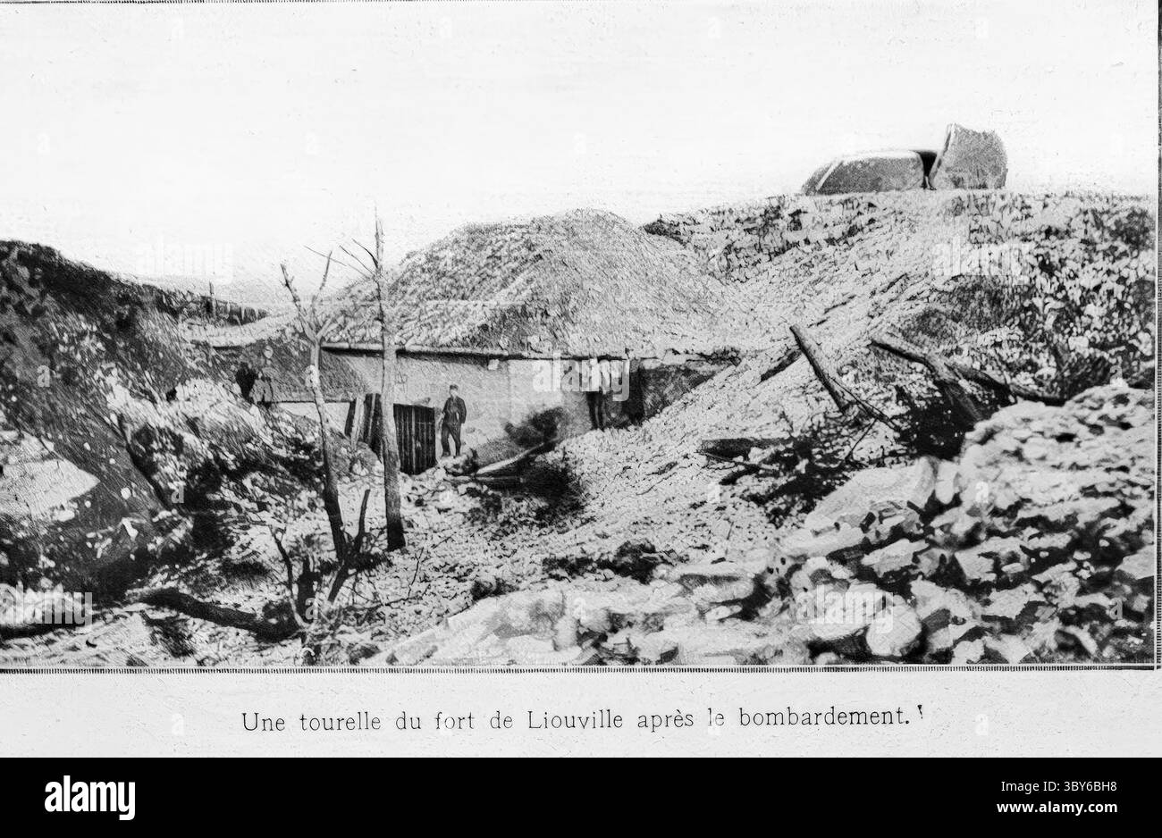 Photograph published in L'Illustration, 4 March 1916, showing a turret ...