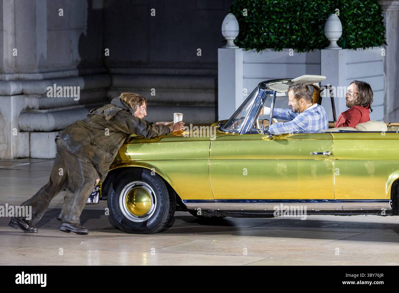 Jedermann - Salzburger Festspiele 2025 Kathleen Morgeneyer Ein armer ...