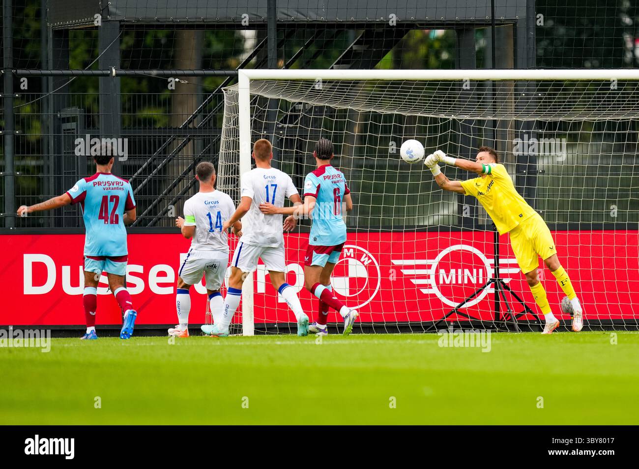 Rotterdam - Goalkeeper Timon Wellenreuther of Feyenoord during a ...