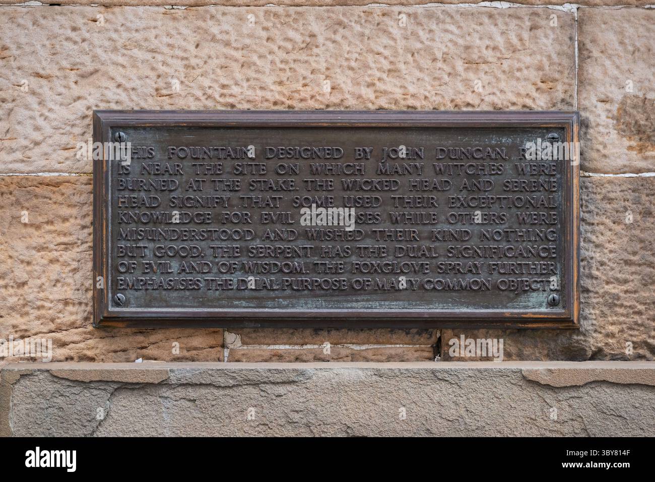 Witches Well, Edinburgh Castle Esplanade Stock Photo - Alamy