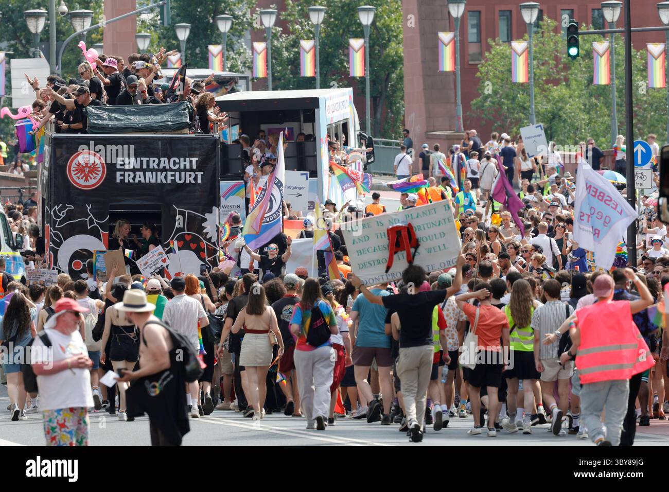 CSD Frankfurt 19.07.25 Impressionen zur CSD-Parade in Frankfurt / Main ...