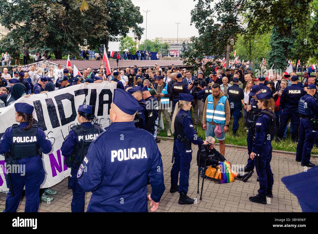 The anti-immigrant protest organized by the Konfederacja party ...