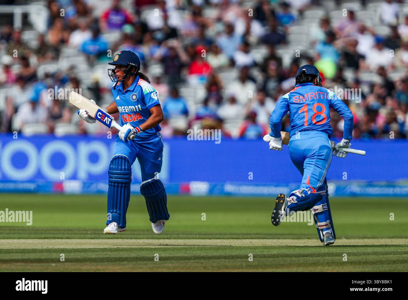 Harmanpreet kaur smriti mandhana hi-res stock photography and images ...