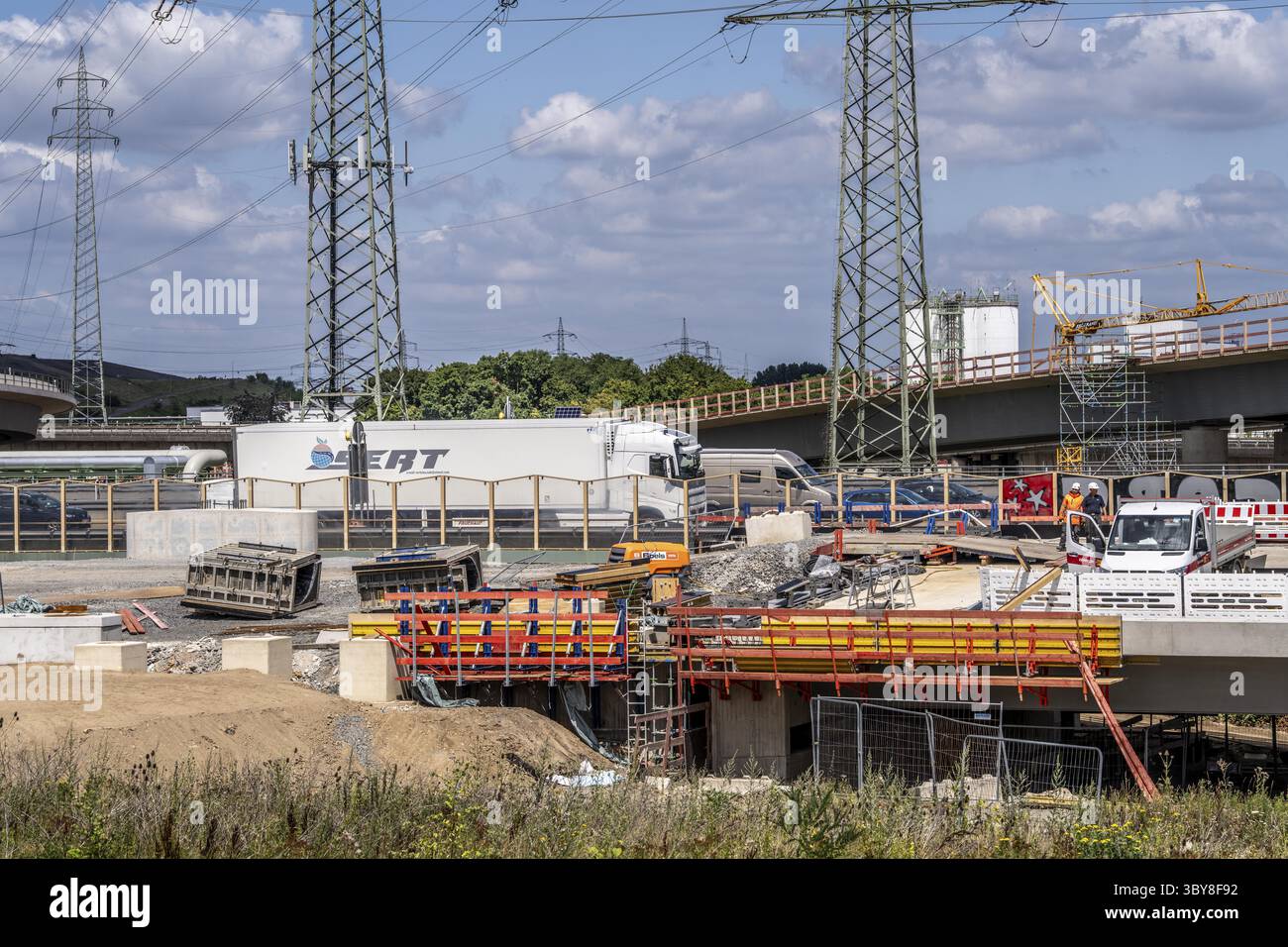 Motorway construction site at the Leverkusen-West junction, A1 and A59 ...
