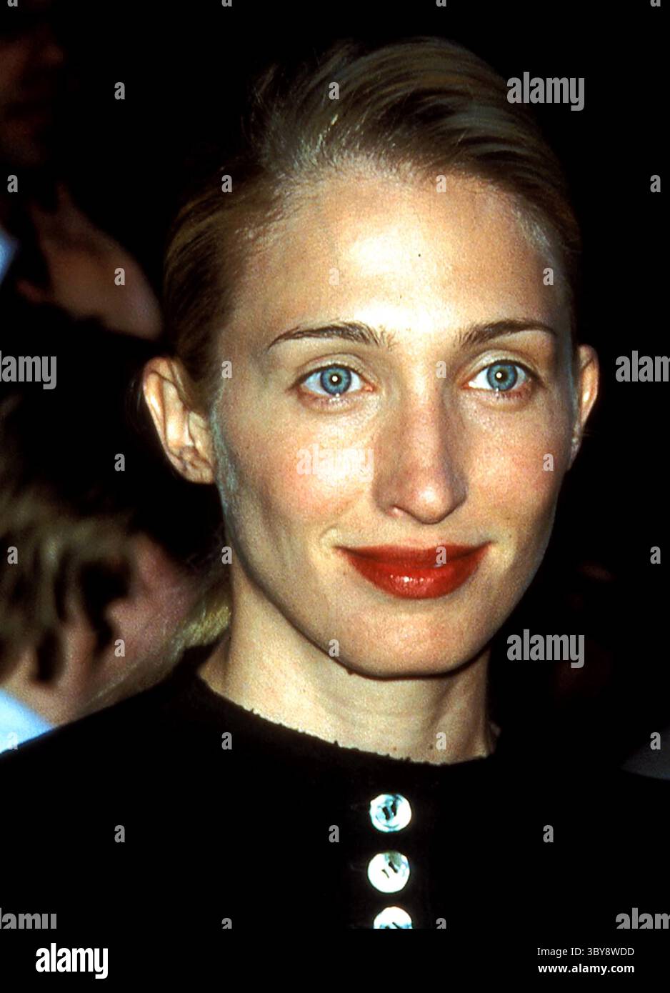 1998 - New York - Carolyn Bessette Kennedy at Robin Hood Foundation ...