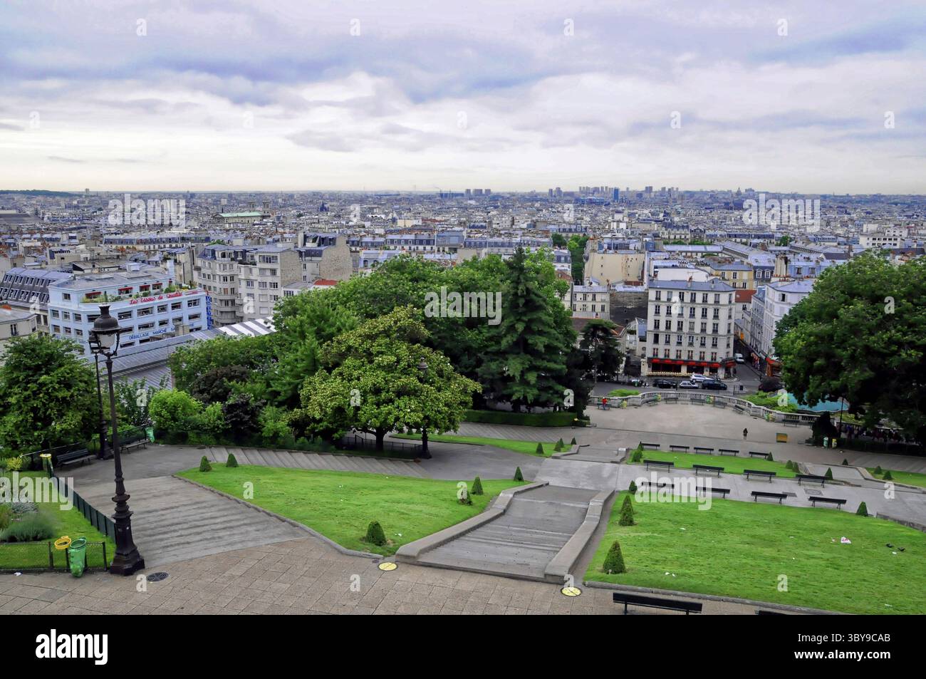 Far-reaching view over a city with green parks in the foreground, Paris ...