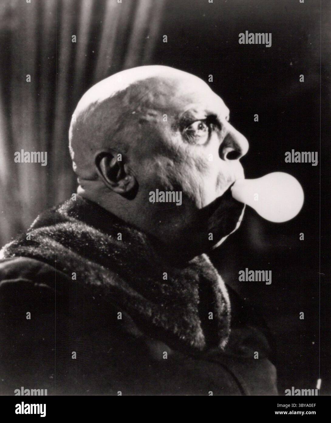 Uncle fester addams family hi-res stock photography and images - Alamy