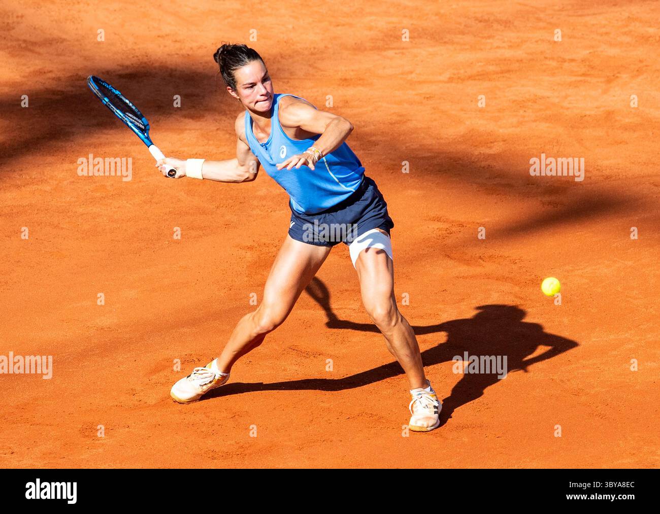 19 July 2025, Hamburg: Tennis: WTA Tour - Hamburg, singles, women, semi ...