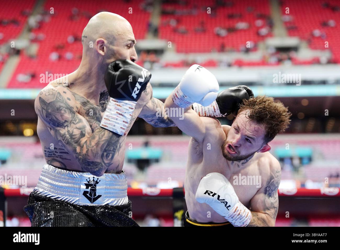 Lasha Guruli lands a punch on James Francis (right) during their Super ...