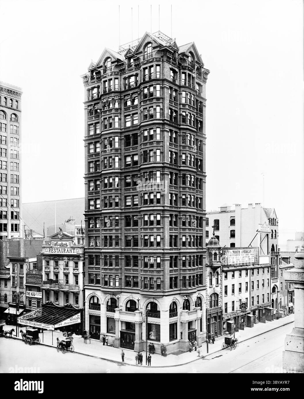 West end building buildings Black and White Stock Photos & Images - Alamy