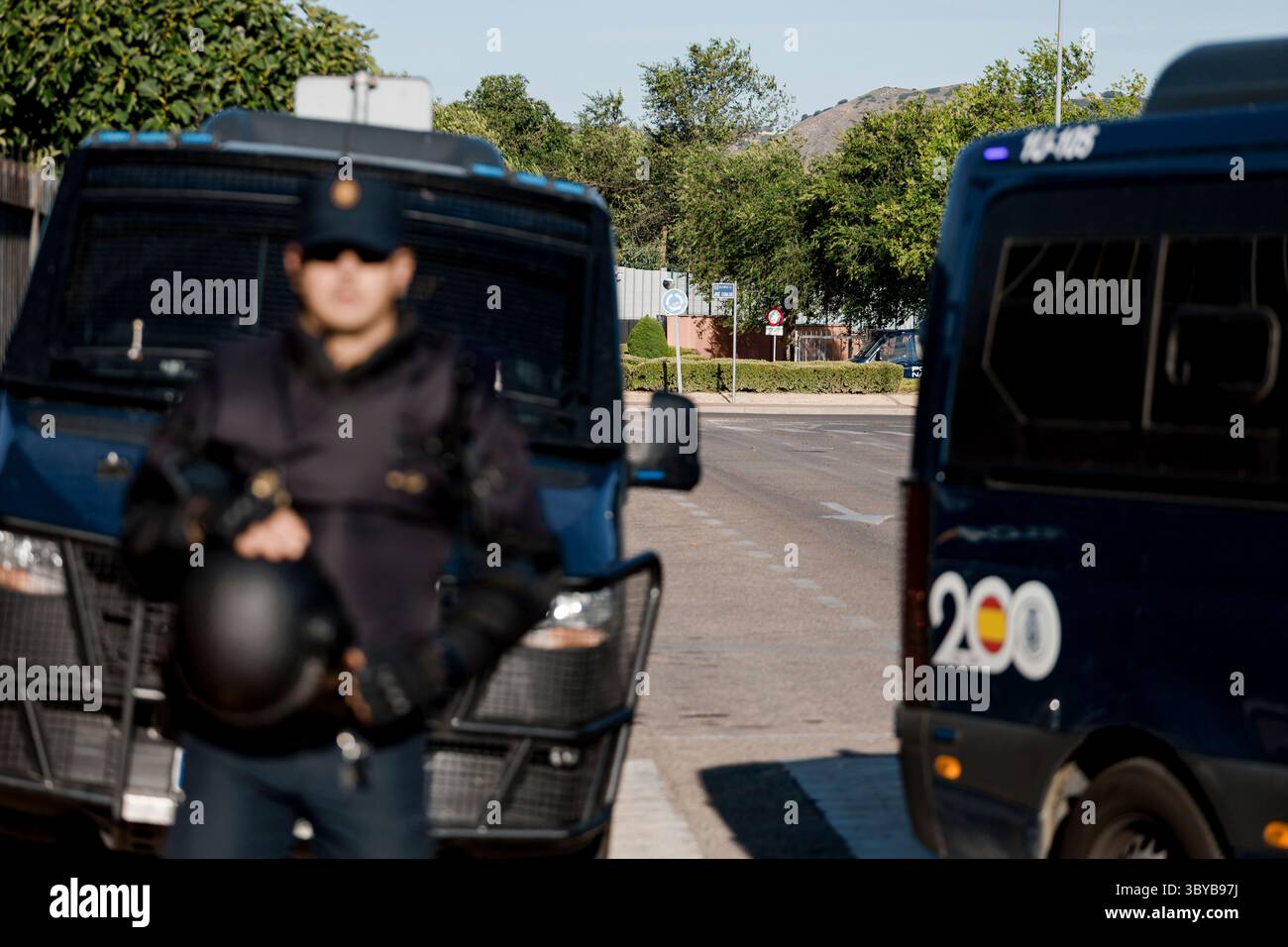 The National Police cordons off the Center for Emergency Reception and ...