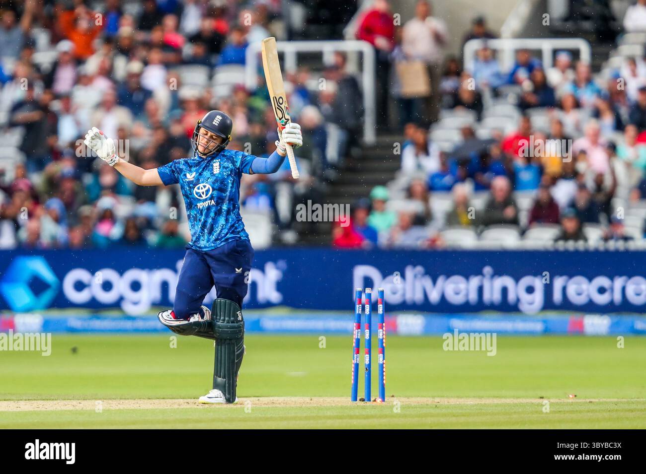 Nat sciver brunt india july hi-res stock photography and images - Alamy