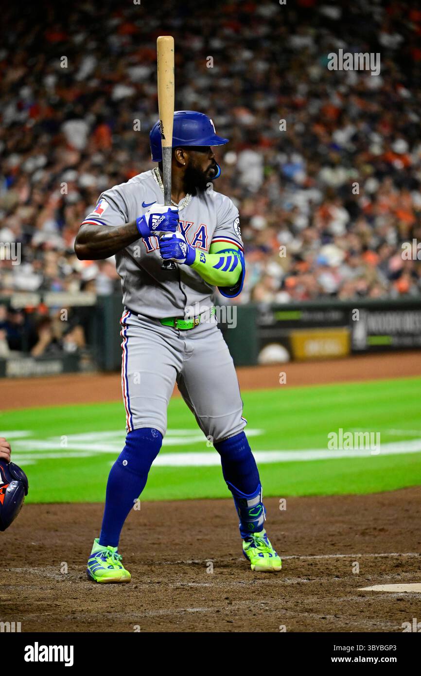 Texas Rangers outfielder Adolis García (53) bats in the fifth inning ...