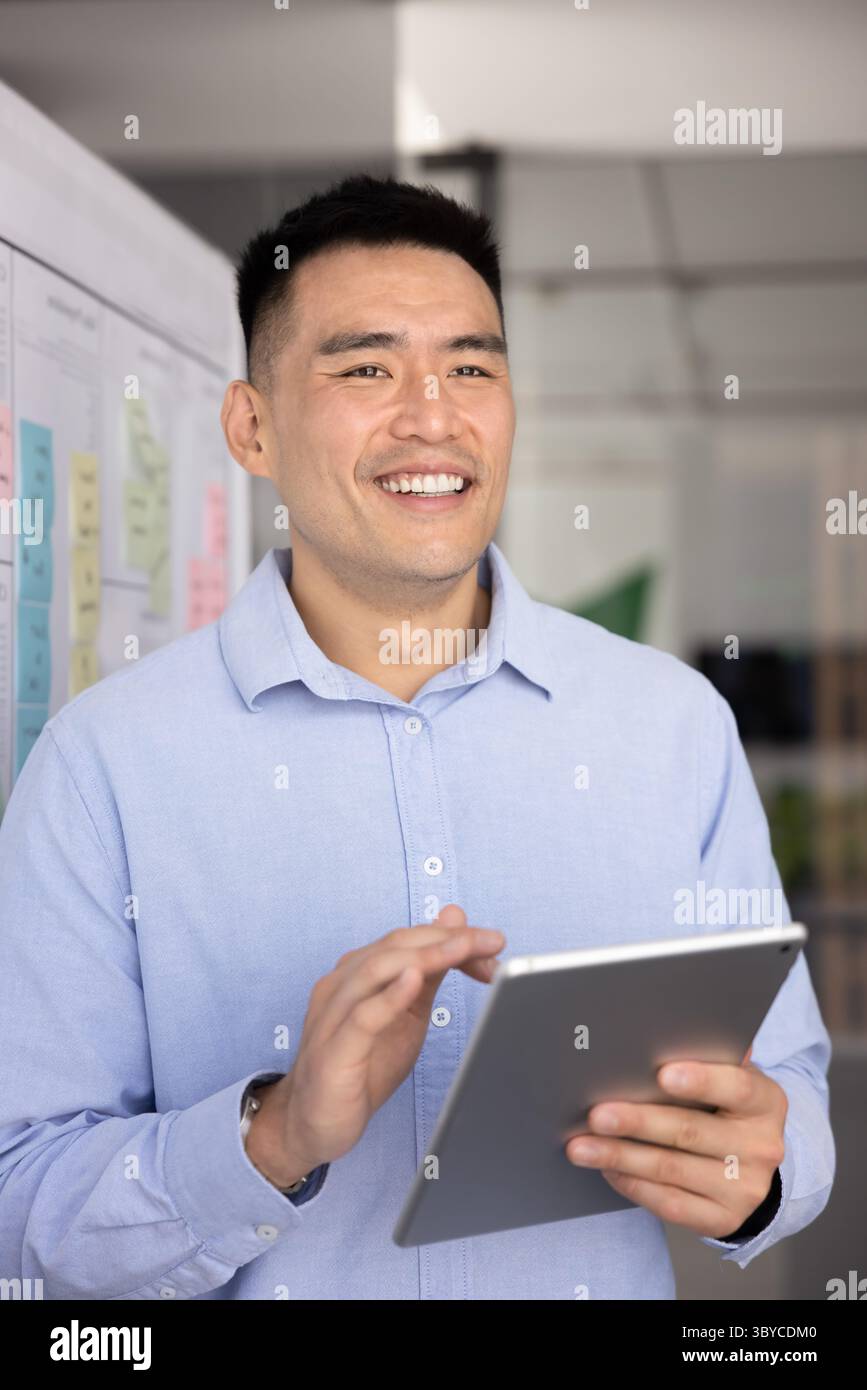 Organizing work tasks projects hi-res stock photography and images - Alamy