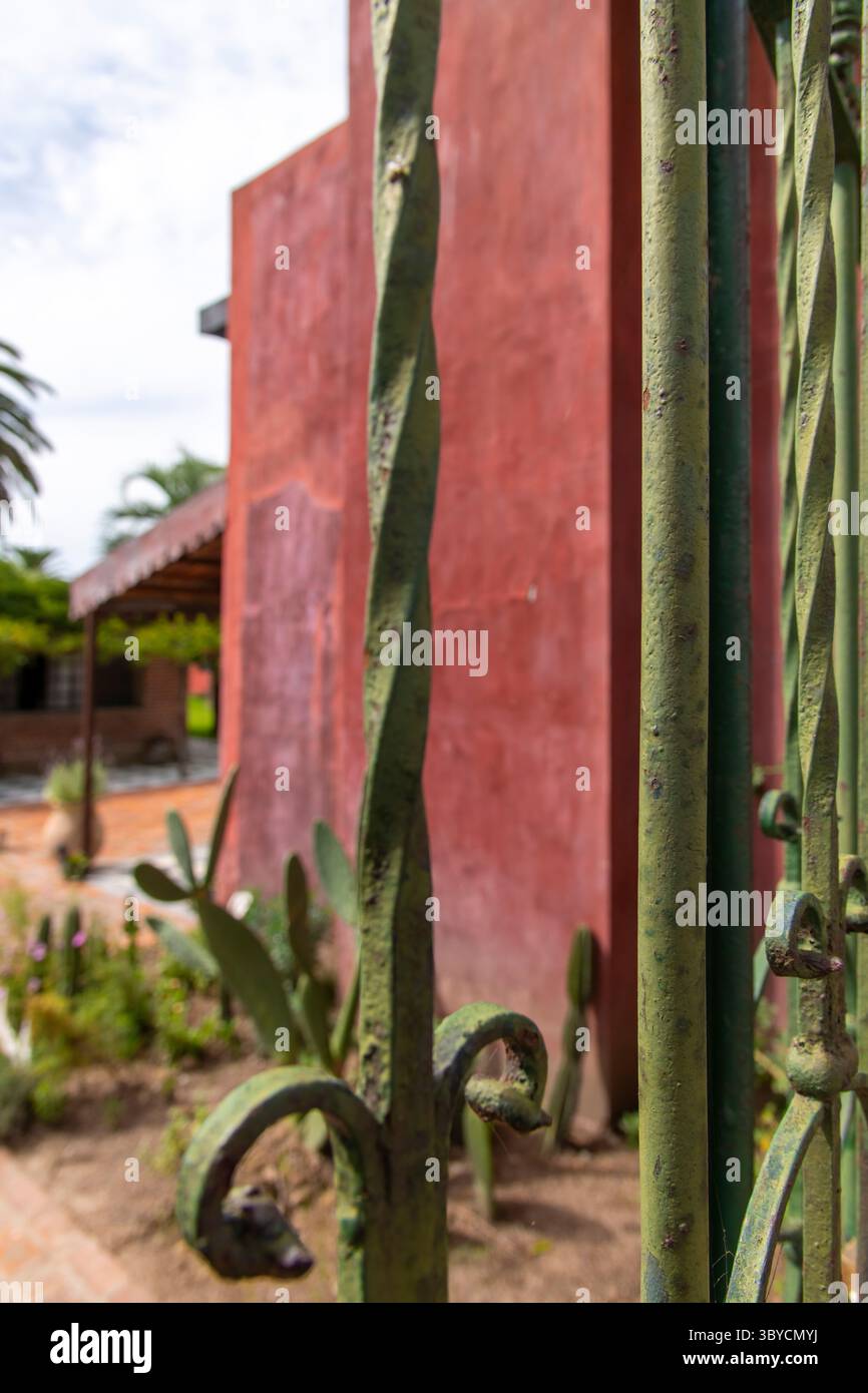 Green wrought iron fence hi-res stock photography and images - Alamy