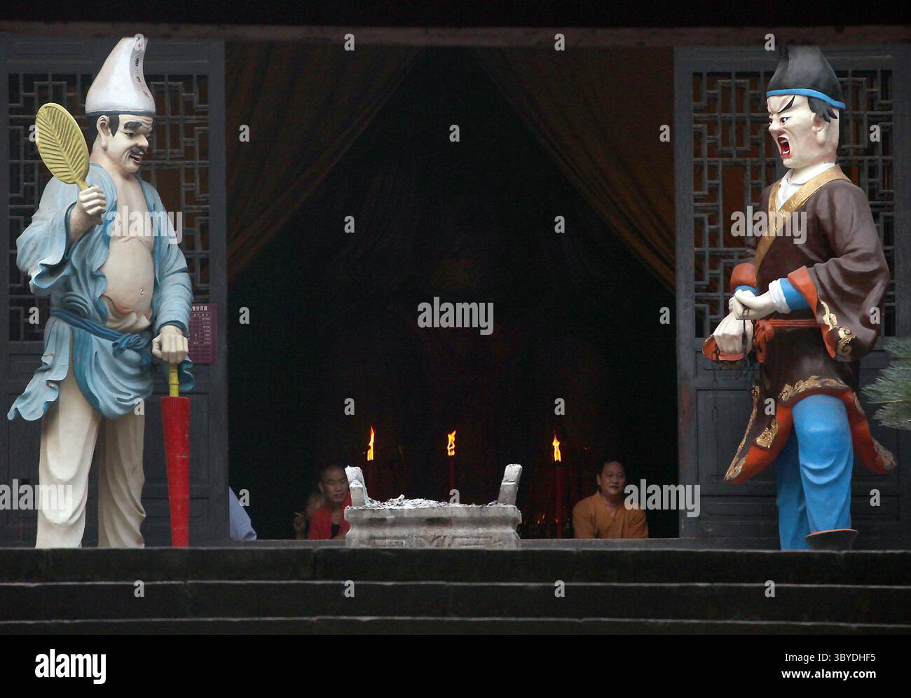 August 30, 2010, FENGDU, SICHUAN, CHINA: Guarded by demons, tourists ...