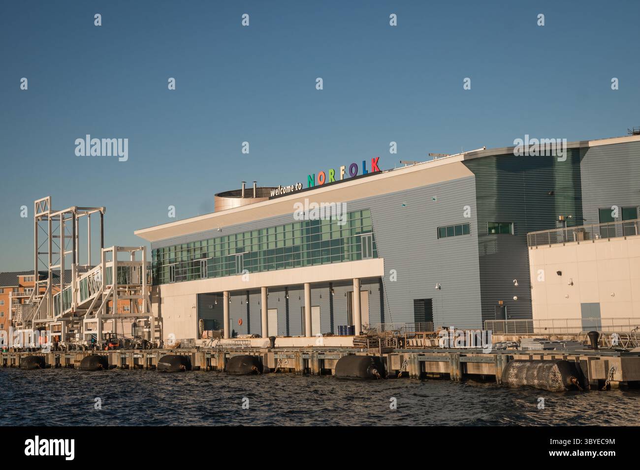 Norfolk virginia skyline hi-res stock photography and images - Alamy
