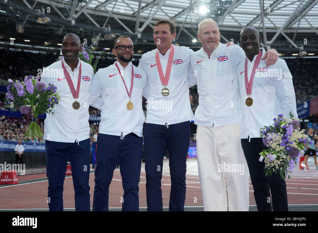 Members of the Great Britain 1997 World Championship 4 x 400m relay ...