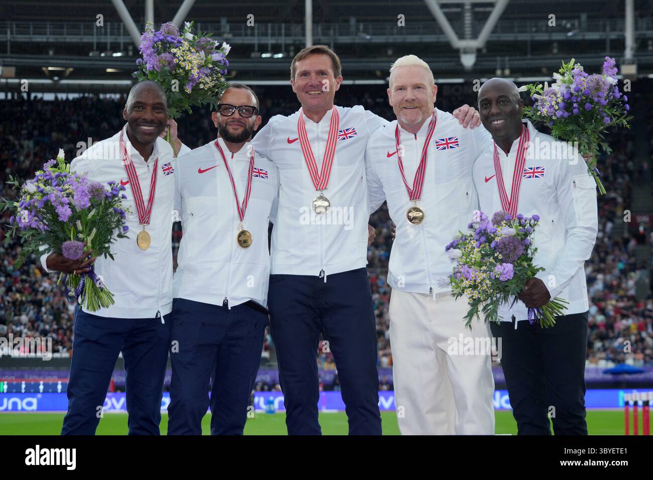 Members of the Great Britain 1997 World Championship 4 x 400m relay ...