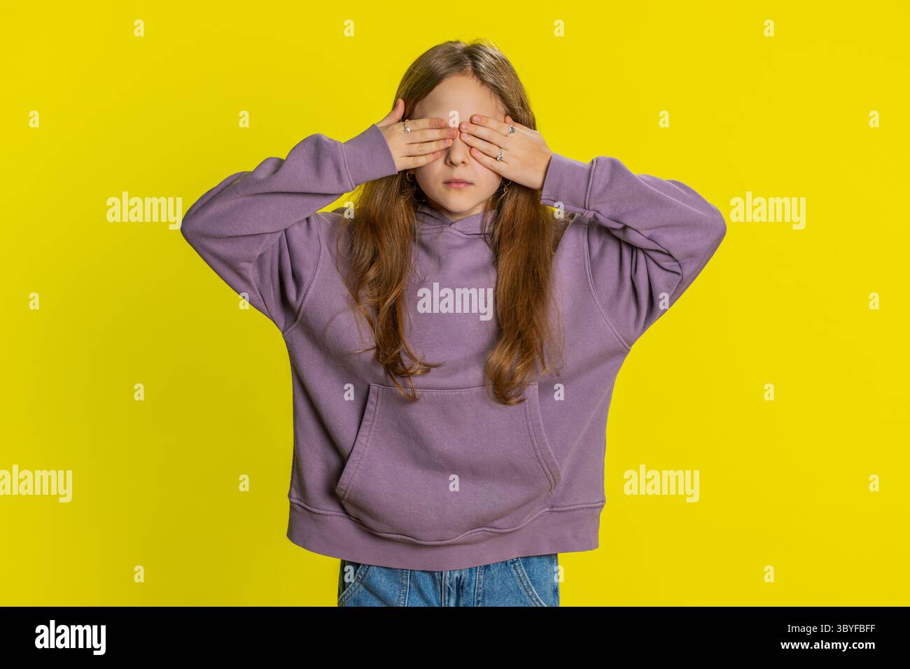 Don't want to look at this, awful. Afraid shocked preteen child girl ...