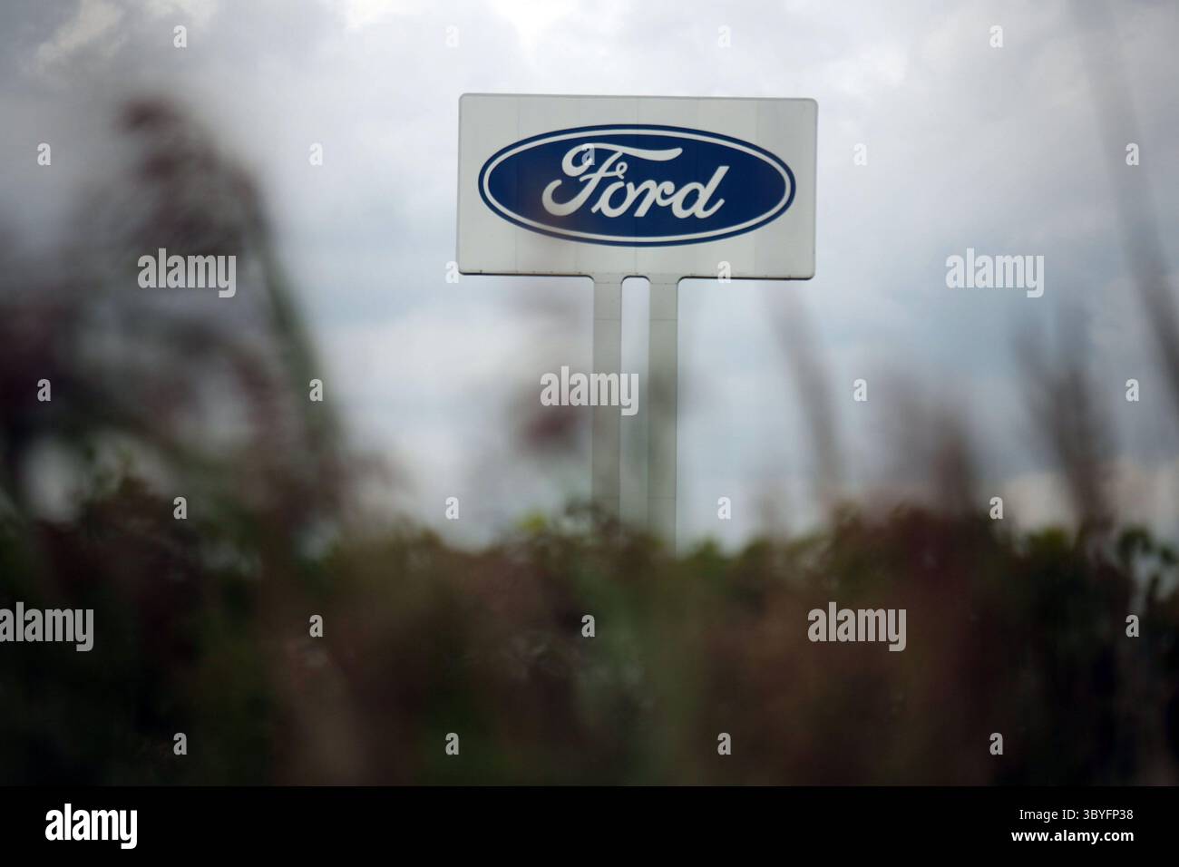 Ford windstar motor hi-res stock photography and images - Alamy