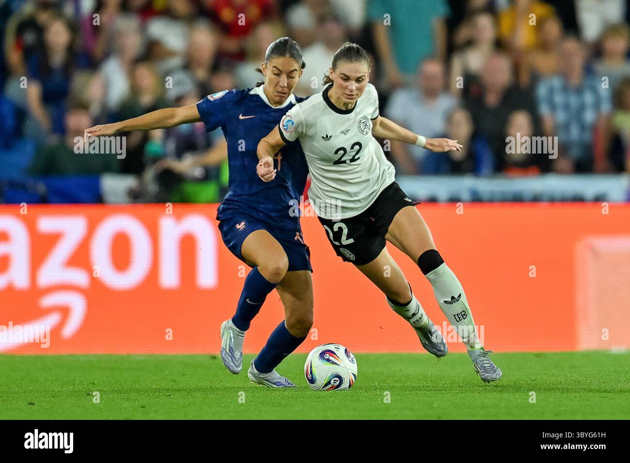 Clara Mateo (Frankreich, #14), Jule Brand (Deutschland, #22) im Duell ...