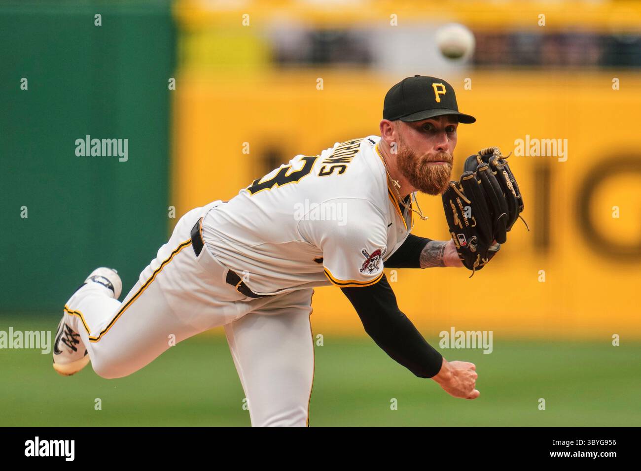 Pittsburgh Pirates pitcher Mike Burrows delivers during the first ...