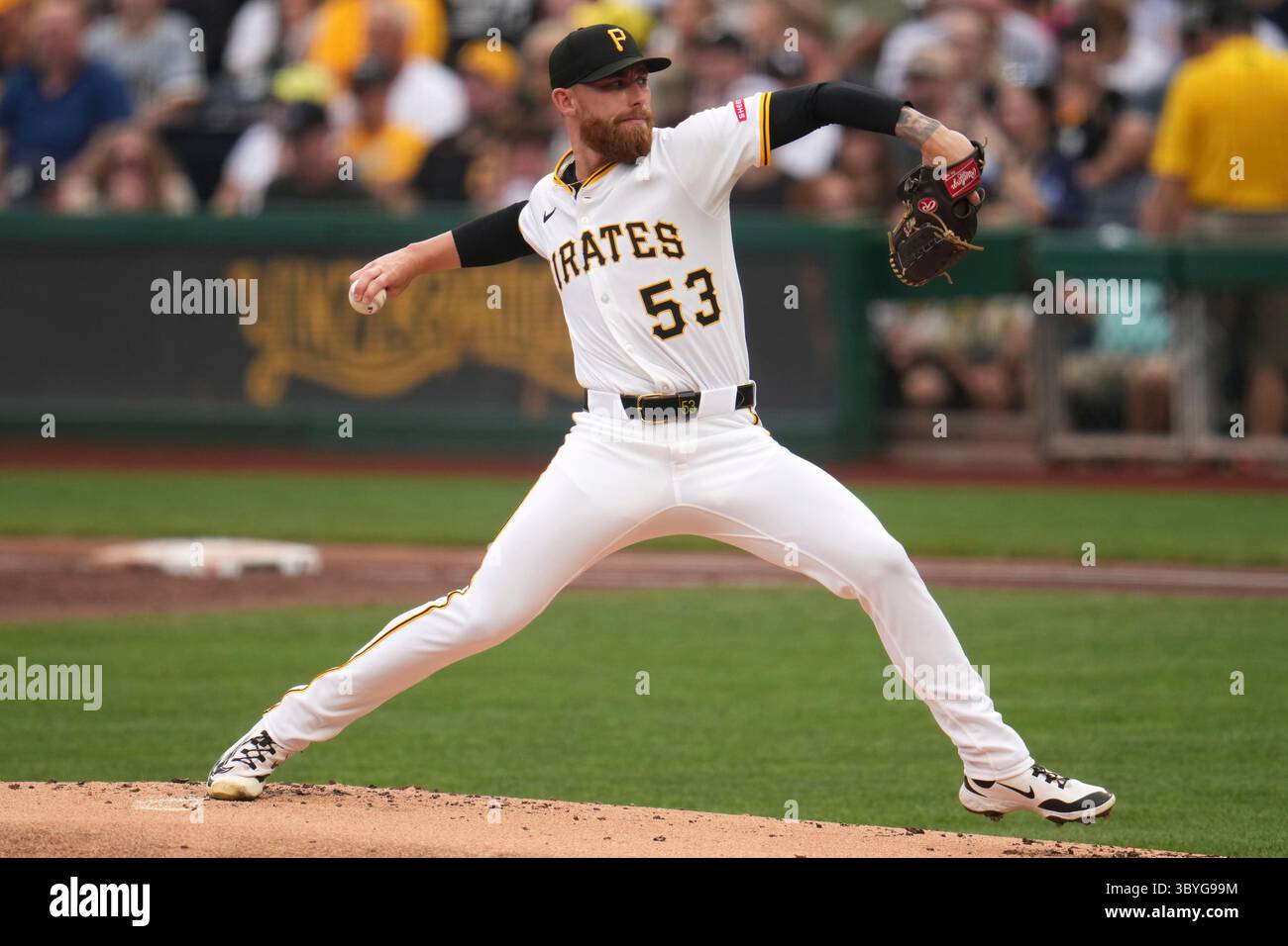 Pittsburgh Pirates pitcher Mike Burrows delivers during the first ...