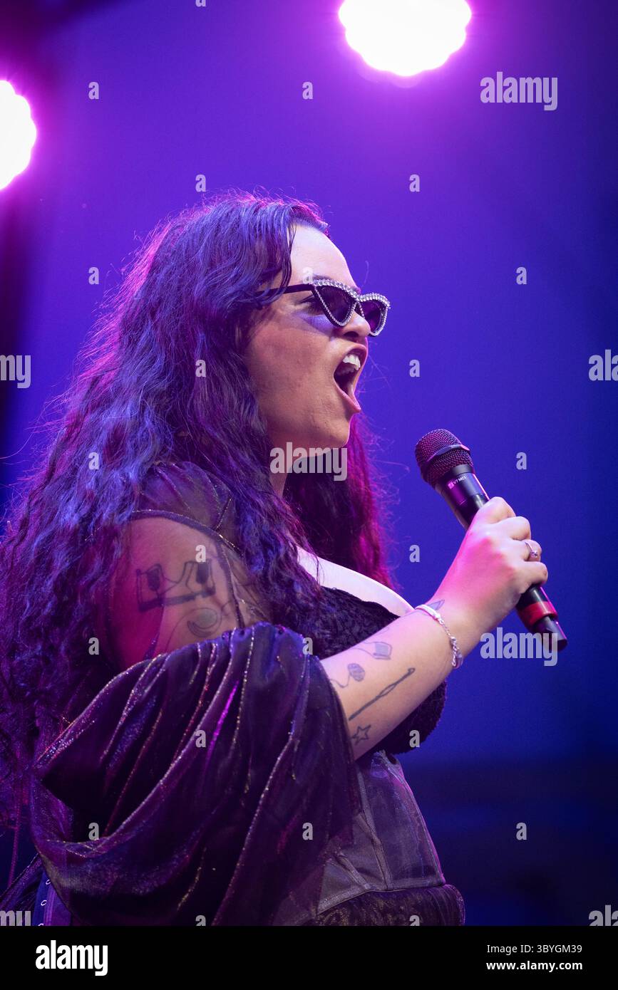 Brazilian singer Tulipa Ruiz performs at Summer for the City Brazil ...