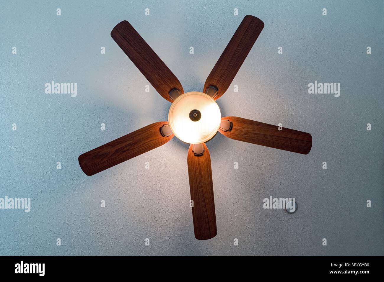 Illuminated blades hi-res stock photography and images - Alamy