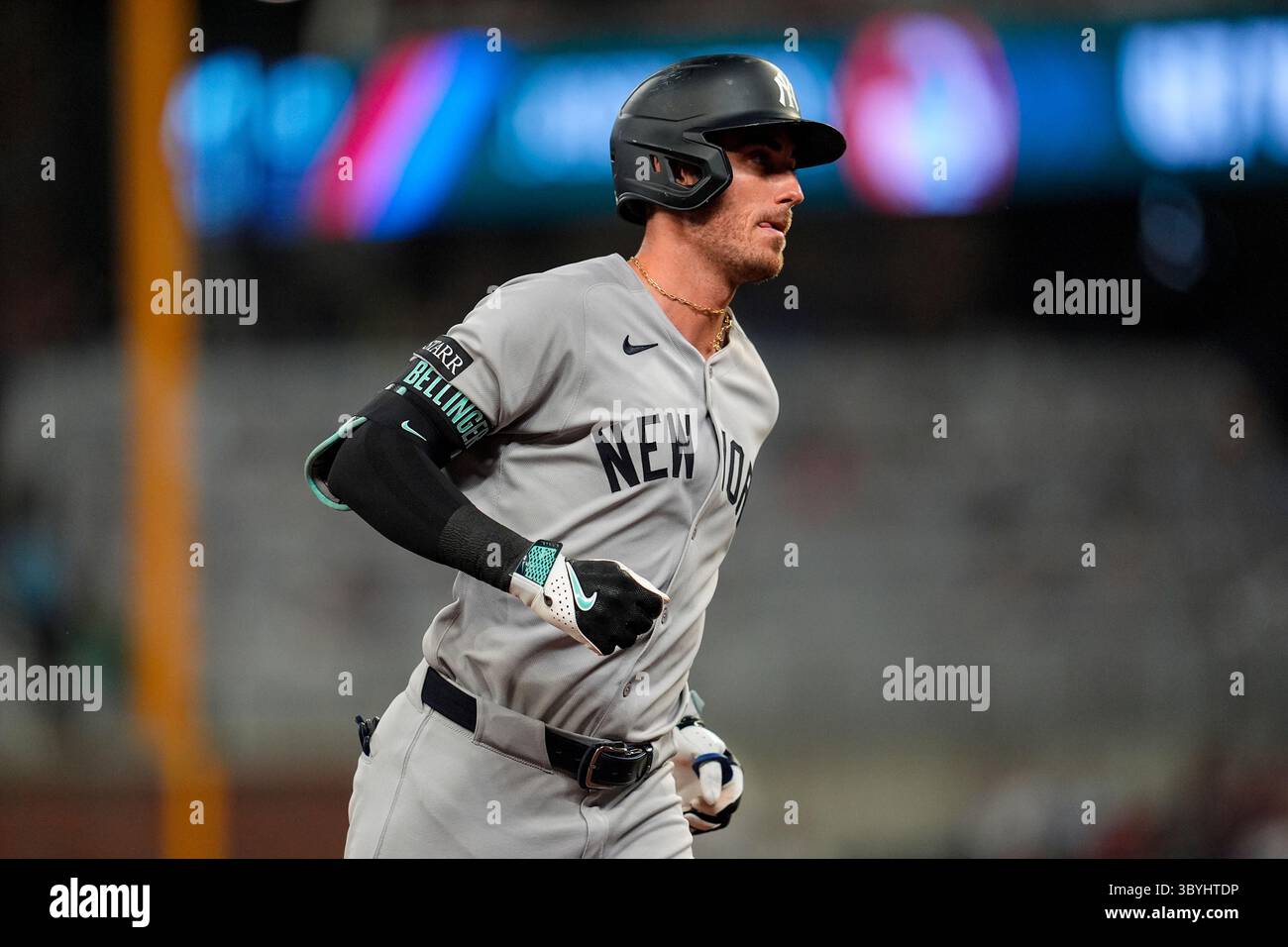 New York Yankees' Cody Bellinger (35) rounds the bases after hitting a ...