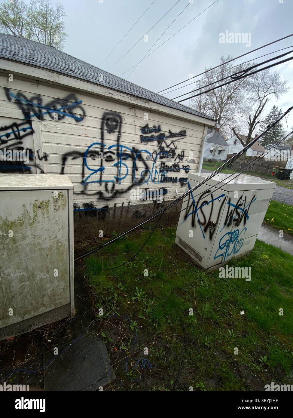 W7M ETGC, a Detroit Crips set, "ETGC" tags seen on detached garage in ...