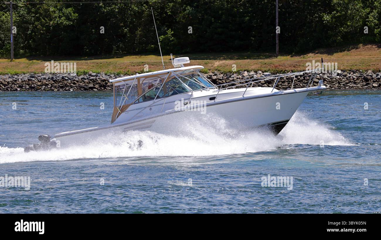Pleasure craft navigating Cape Cod Canal Stock Photo - Alamy