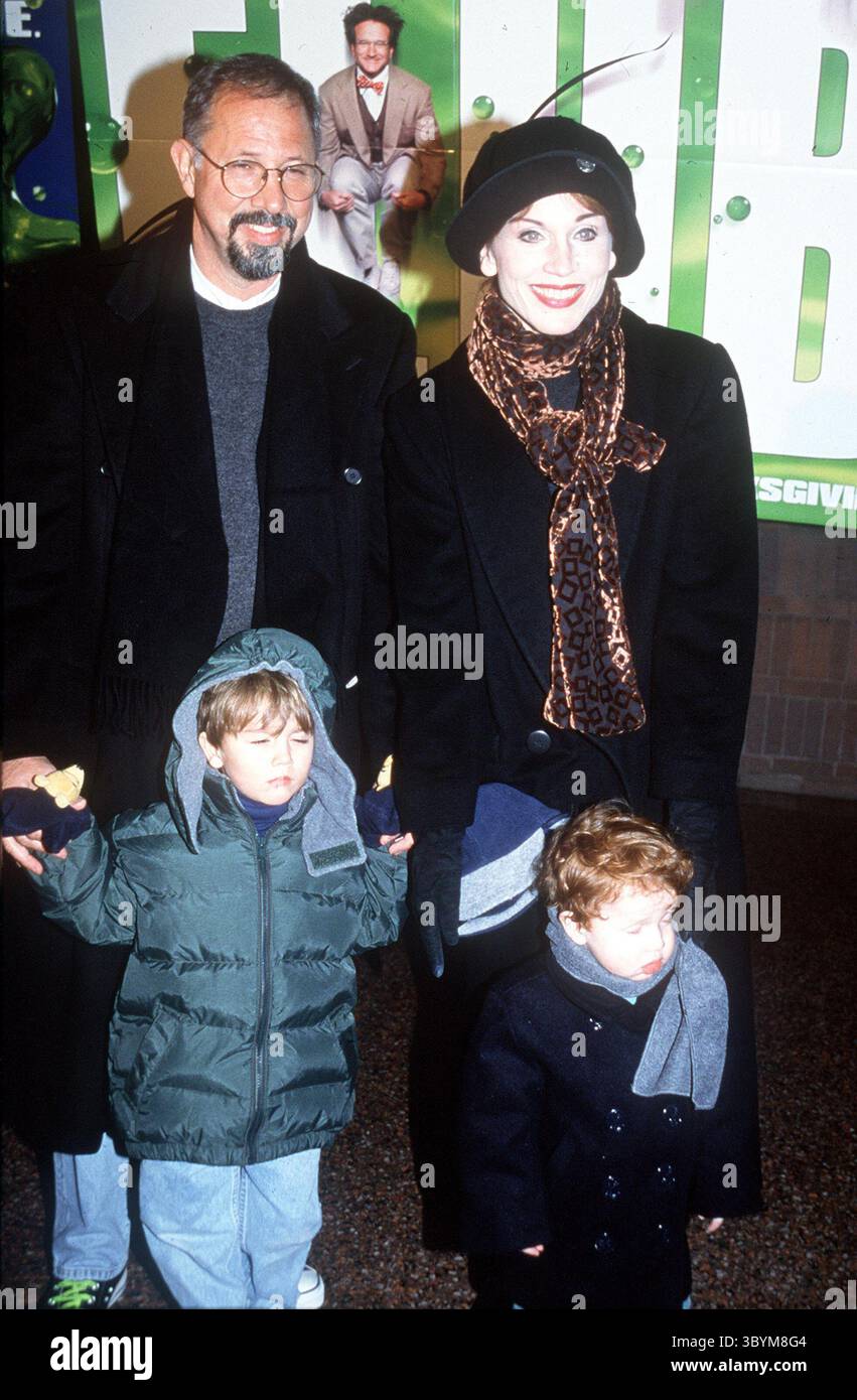 Jan. 11, 2001 - K10544SMO:FLUBBER PREM..AL LaGUARDIA H.S., NYC .MARILU ...