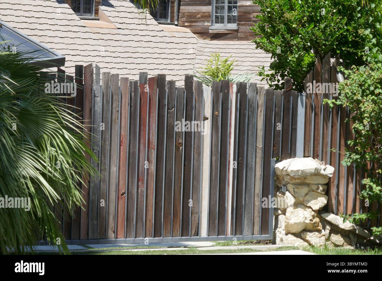 Encino, California, USA 19th July 2025 Singer Machine Gun Kelly Home ...