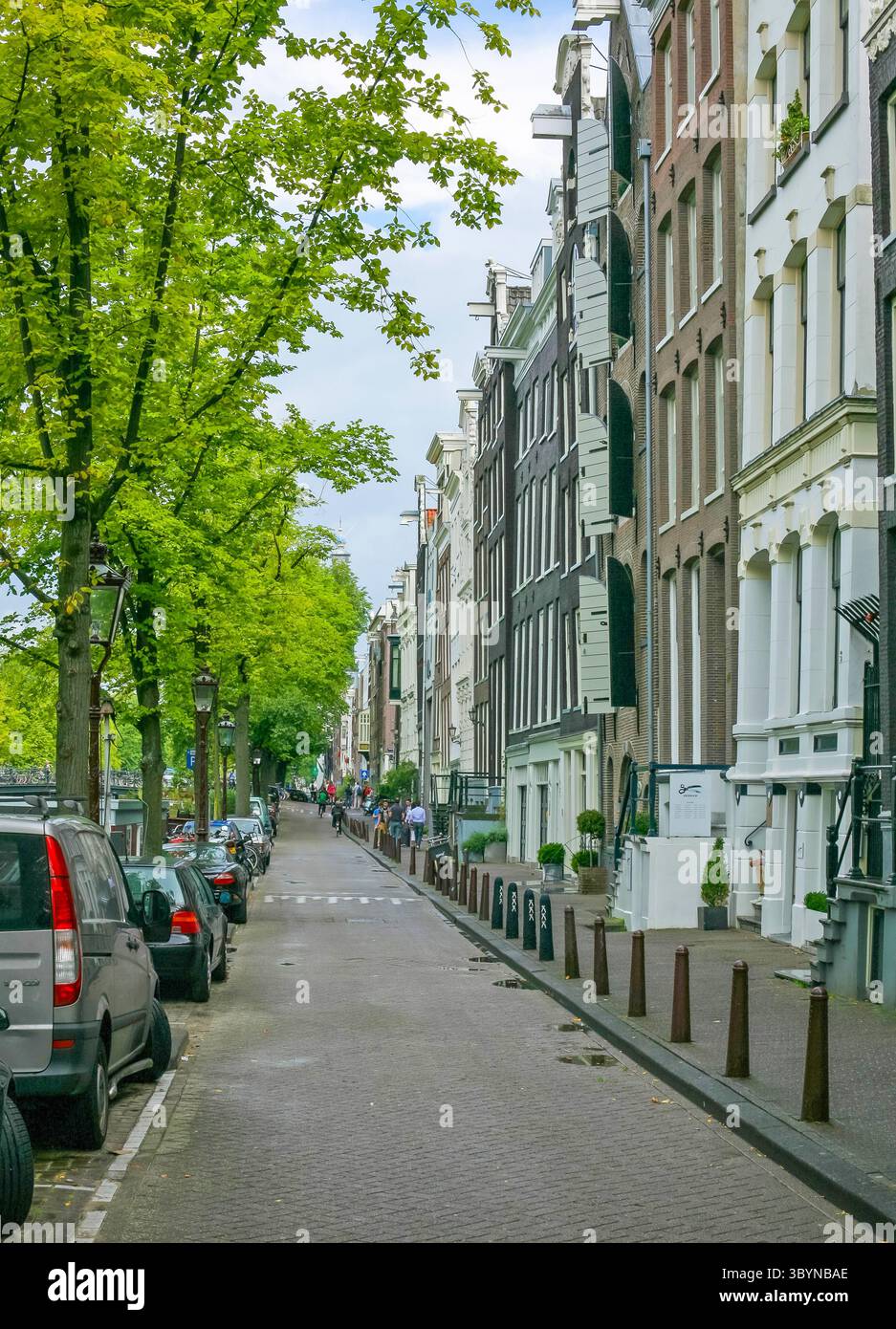 Typical amsterdam street holland hi-res stock photography and images ...