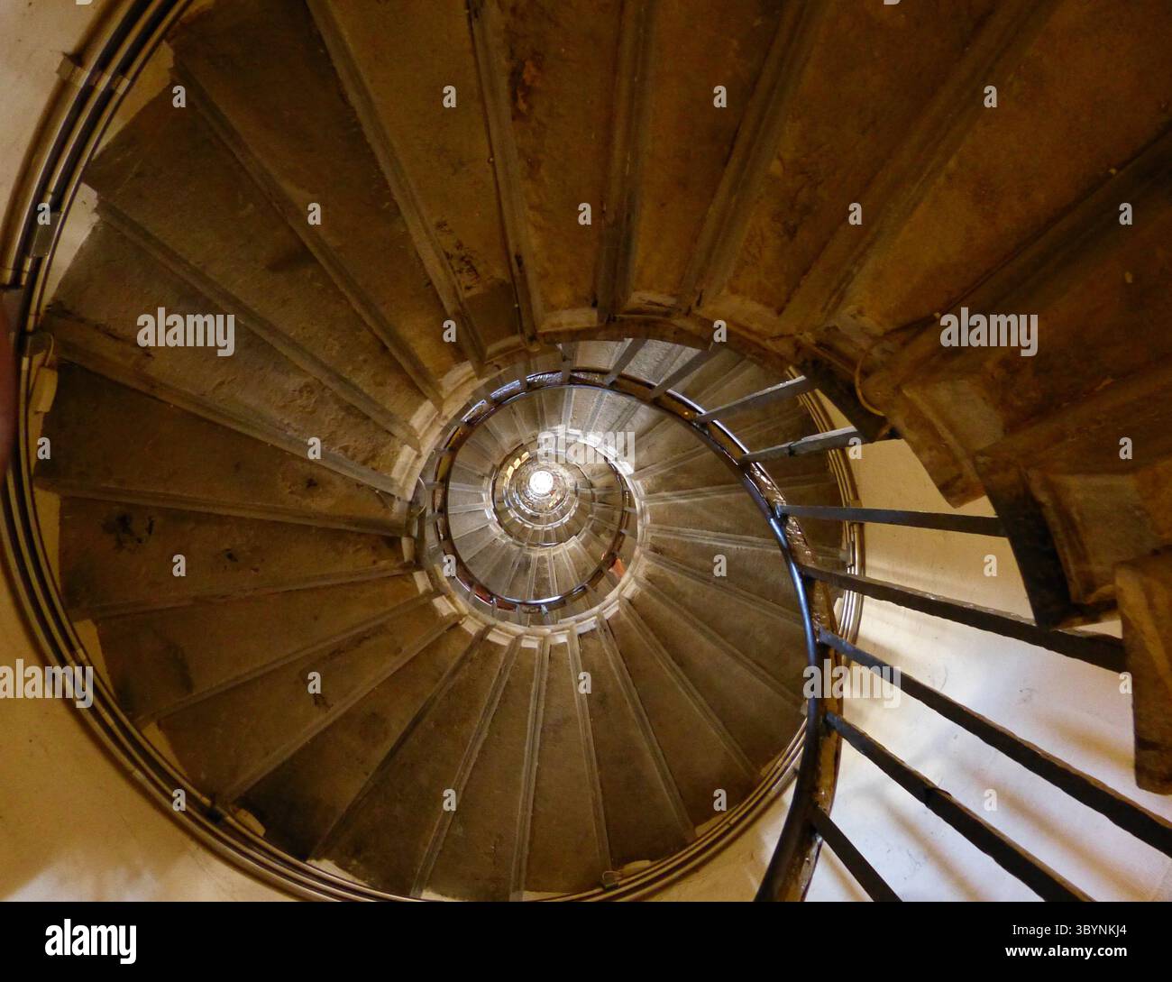 Spiral staircase aerial hi-res stock photography and images - Alamy