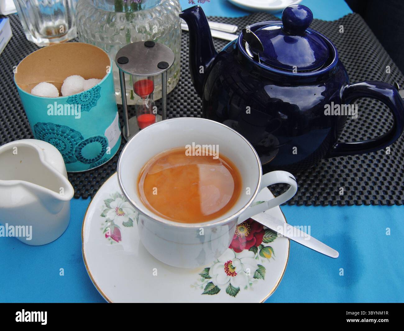 English tea set with milk and sugar cubes Stock Photo - Alamy