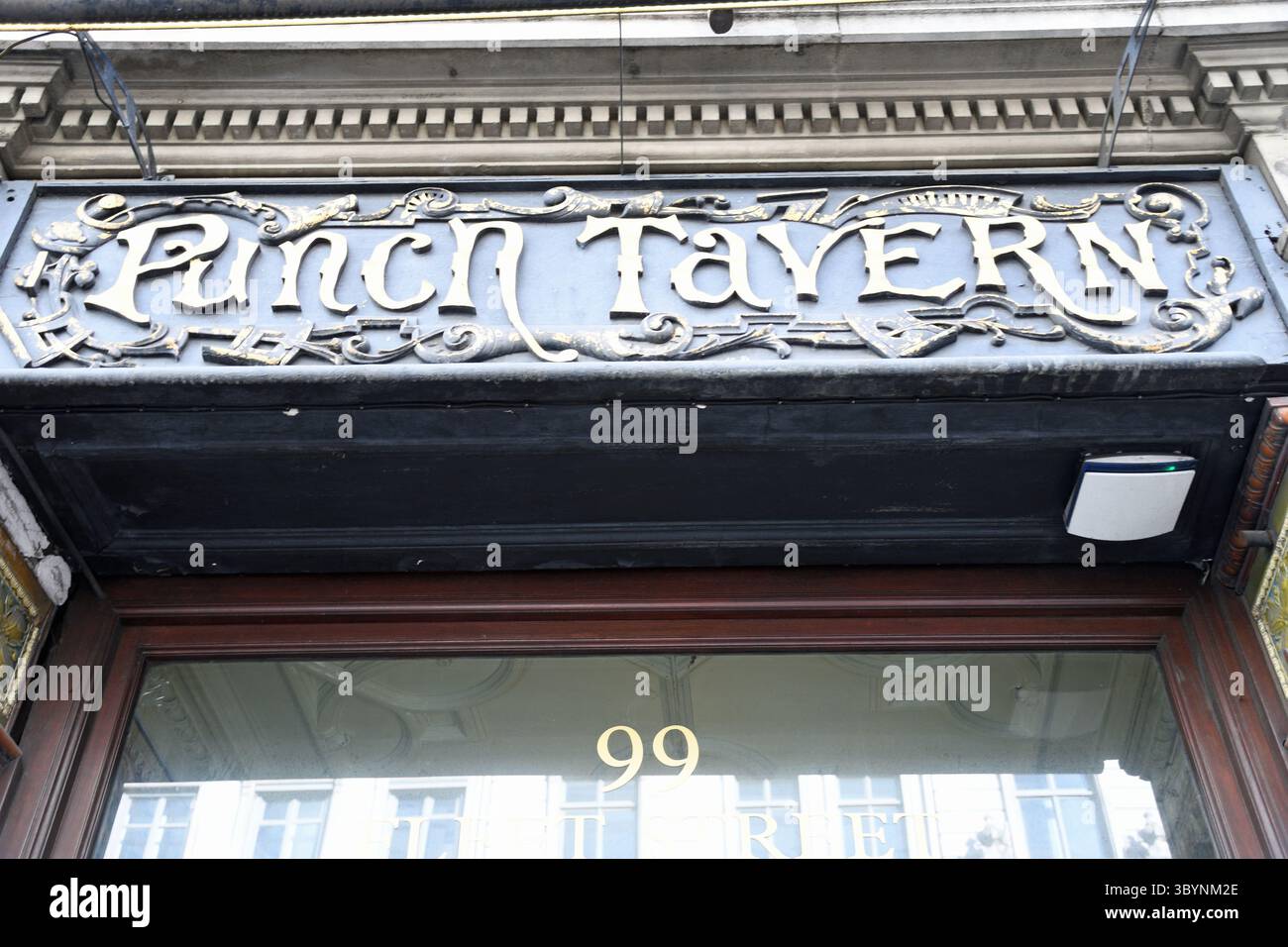The Punch Tavern, Fleet Street, Central London, United Kingdom Stock ...